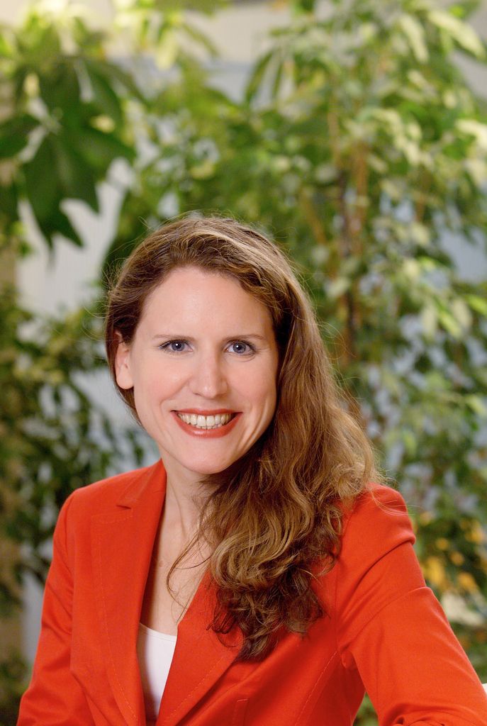 Daniela Winnicki-Eisenhuth ist neue Pressesprecherin Produkt PR und Michaela Egger leitet ...