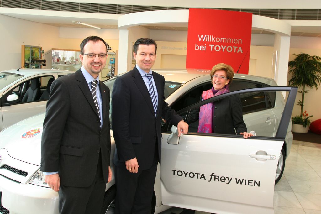Toyota Frey hilft rasch: Wiener Jugendrotkreuz ab sofort mit einen ...