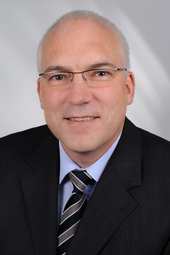 PERSONALIA: Dr. Michael BUSER verstärkt die Geschäftsführung bei Risk ...