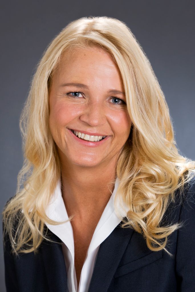 Claudia Adam-Tyl wird Verkaufsleiterin für das Finance Segment bei ...