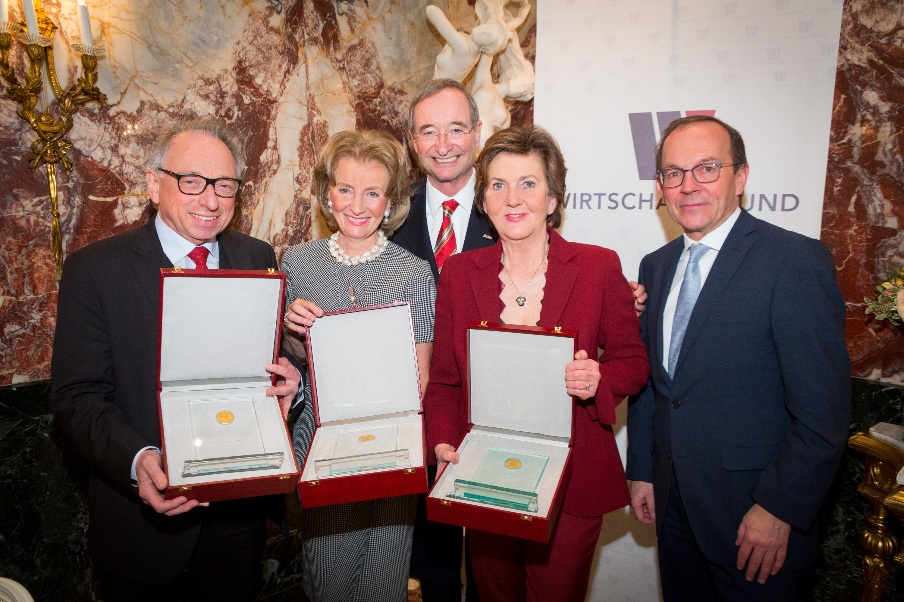 Christoph Leitl verleiht Julius Raab Ehrenmedaille in Gold an 3 ...