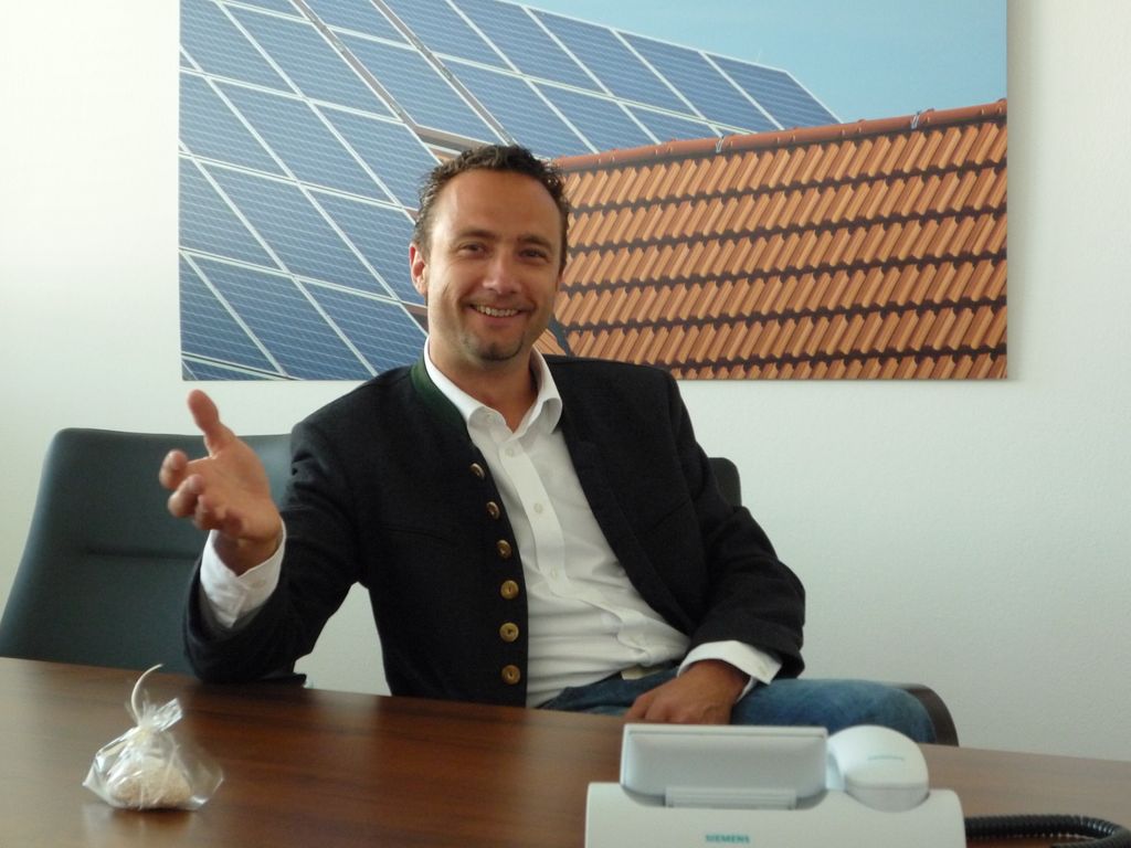Spatenstich für größte Solarmodul-Produktion in Europa