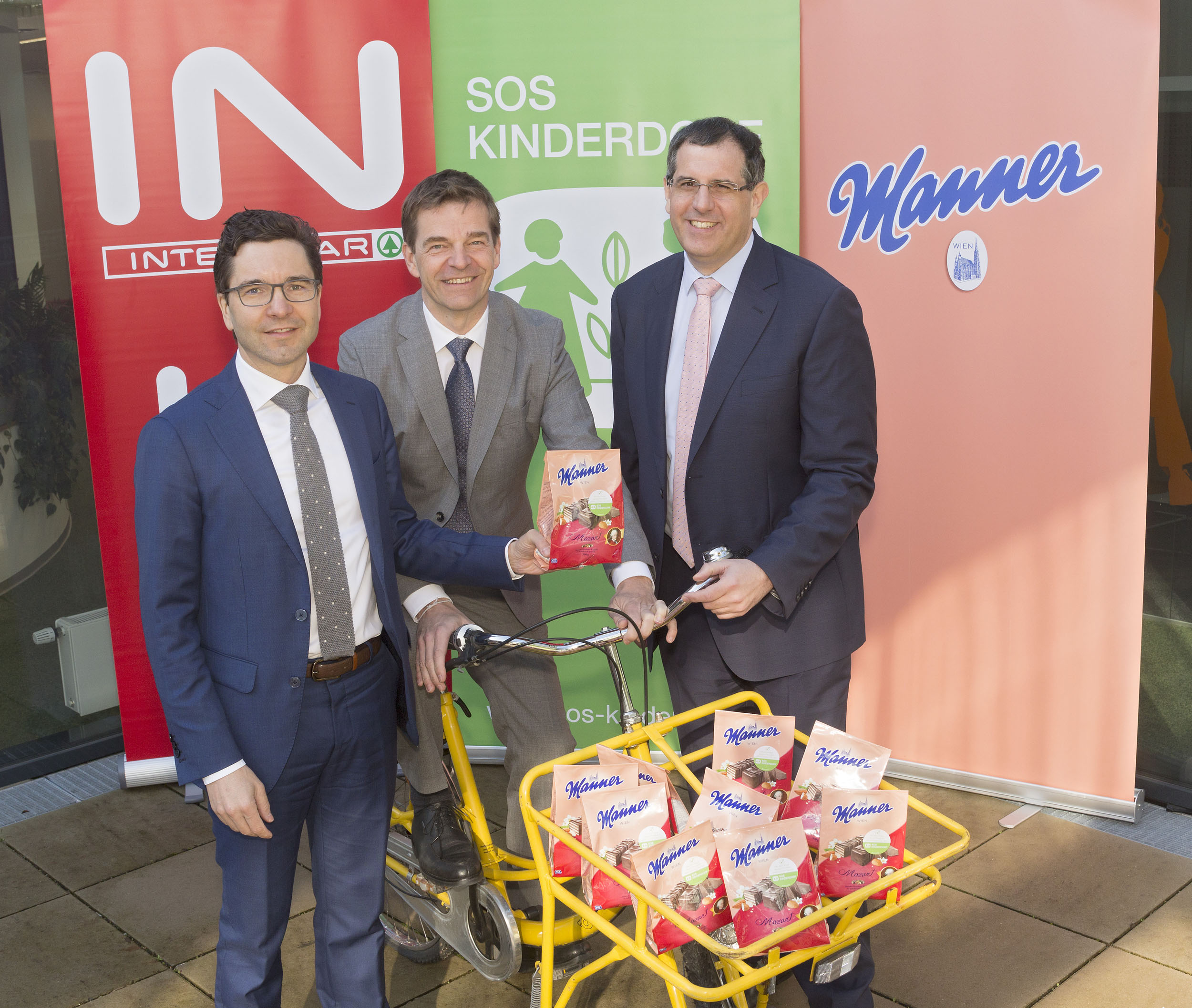 Manner und INTERSPAR feiern 70 Jahre SOS-Kinderdorf mit Manner Mozart ...