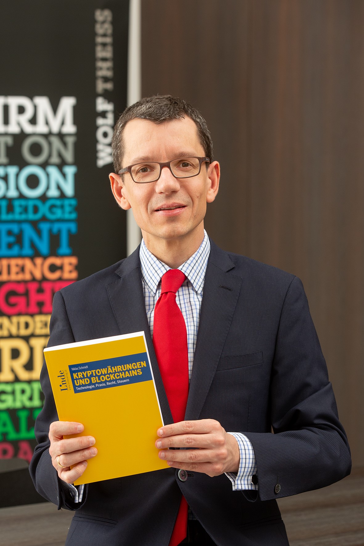 Wolf Theiss Partner Niklas Schmidt veröffentlicht Buch über ...