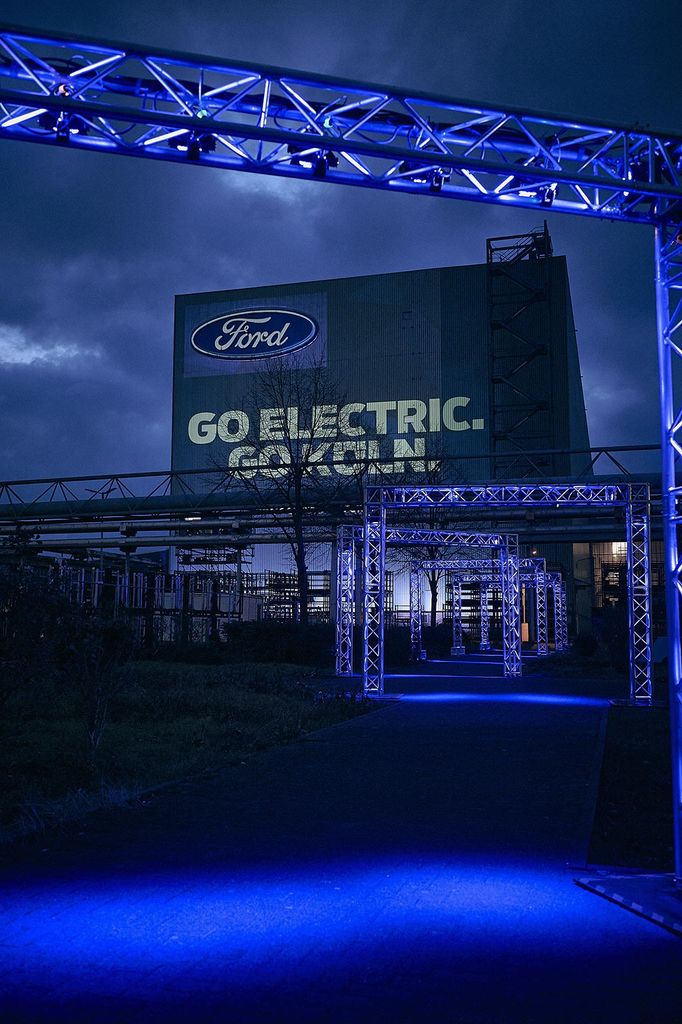 Ford investiert eine Milliarde US-Dollar und gründet europäisches ...