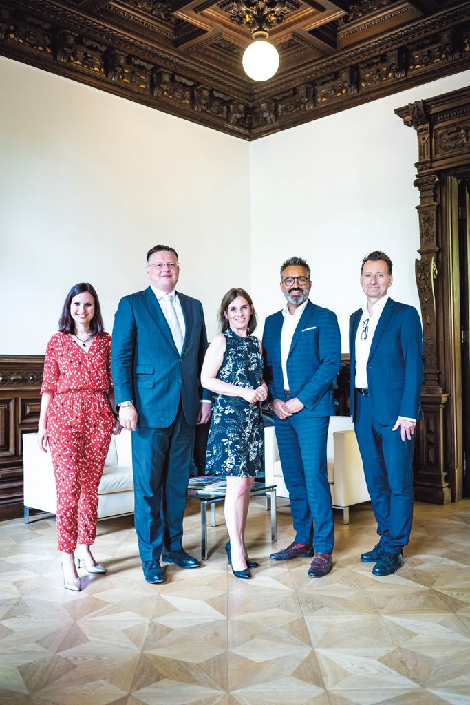 LexisNexis, Baker McKenzie und .LOUPE bieten Full-Service ...