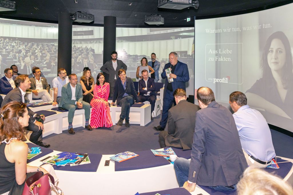 Expert:innen-Talk und Herbst-Highlights bei profil zum Frühstück