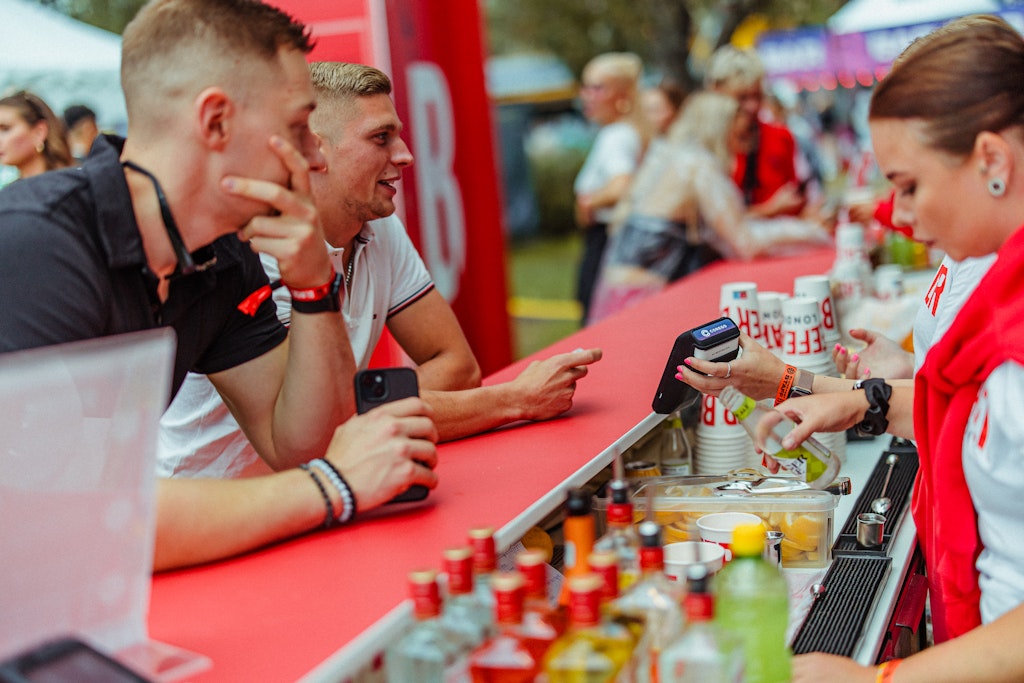 Von Adele bis Olympiastadion - Wenn Netzwerke ausfallen und Systeme versagen: CoreGo sichert ...